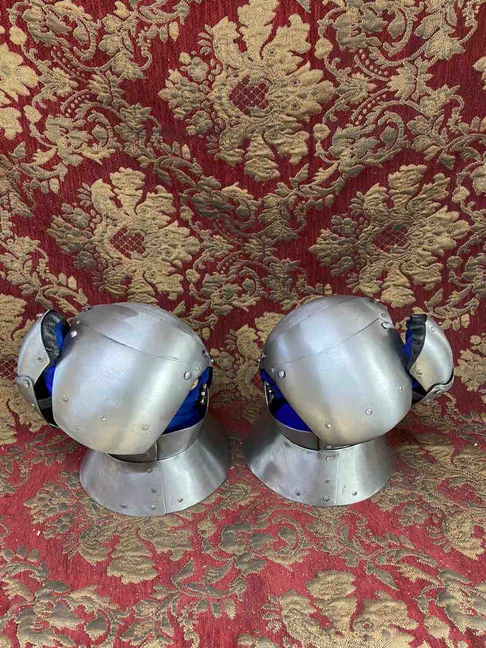 Gauntlets Model 1 | ⚒ Red Snake ⚔️ Armory