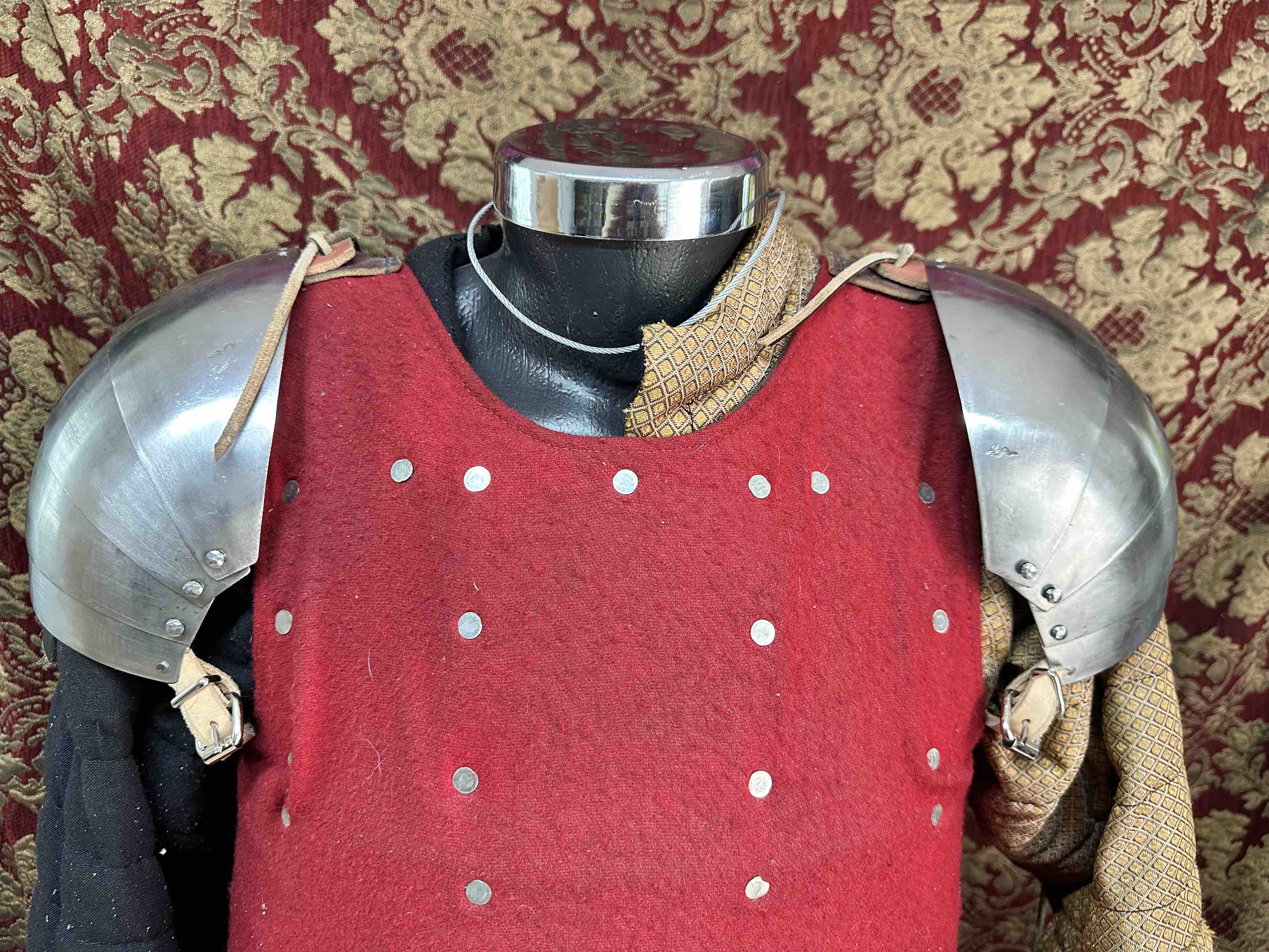 Shoulders | ⚒ Red Snake ⚔️ Armory