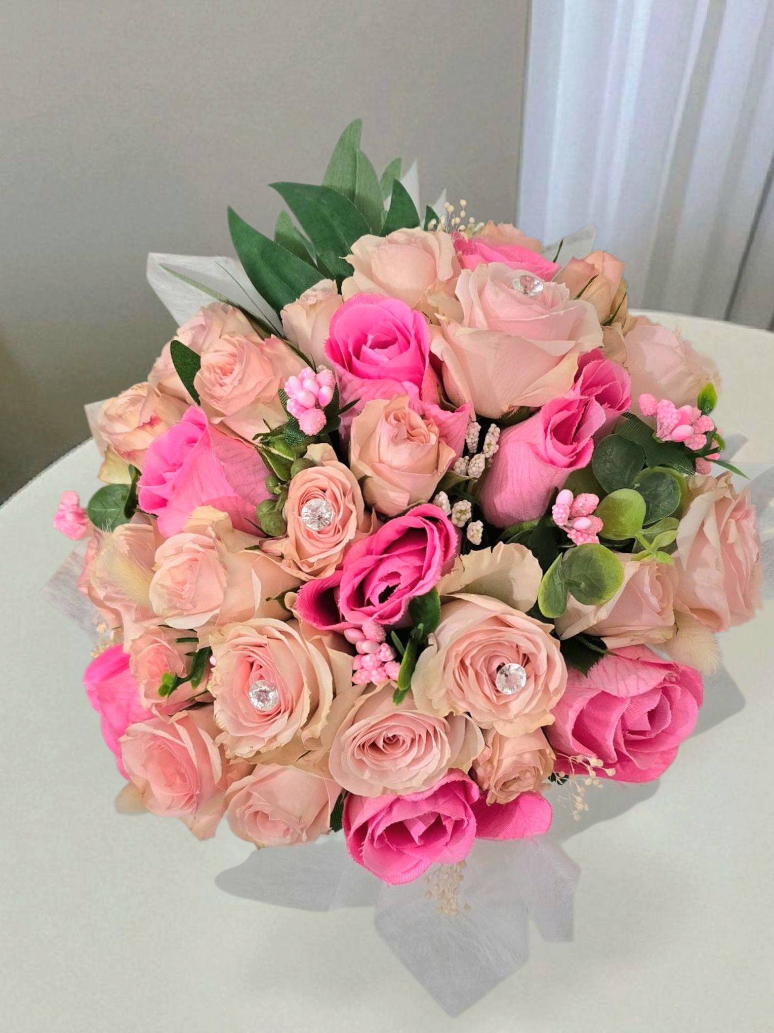 Ramo destello de rosas 💕 | Floreé Floristería Corp.