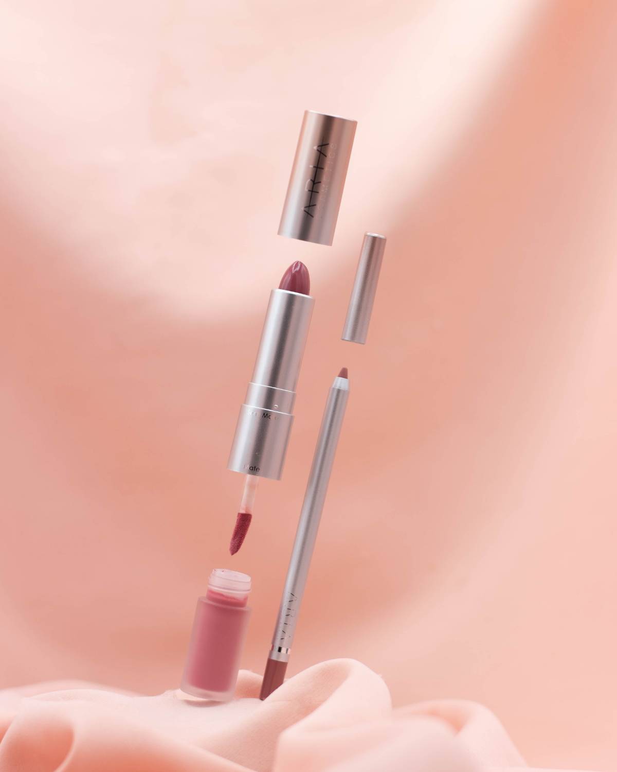 LABIAL DOBLE + DELINEADOR DE LABIOS ARIA COSMETICS TONO 4 | MAQUILLAJE