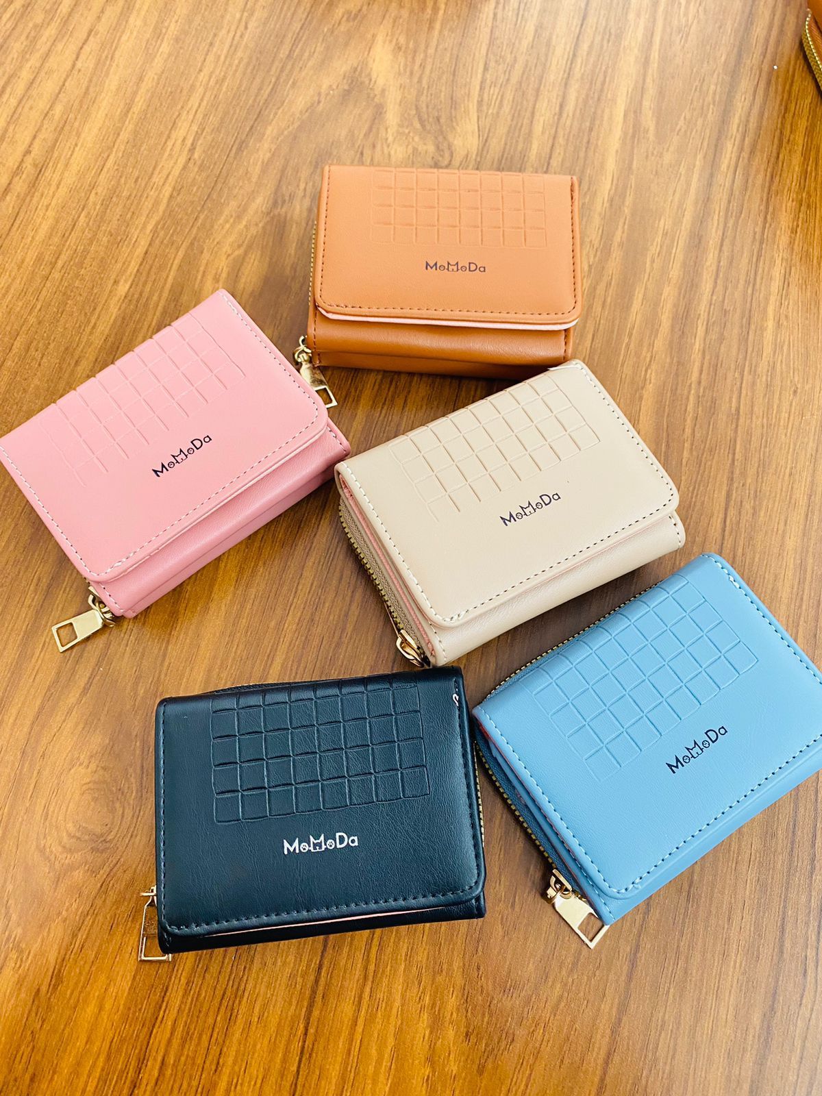 Cartera momoda Precio al mayoreo $89 | BOLSAS JULI