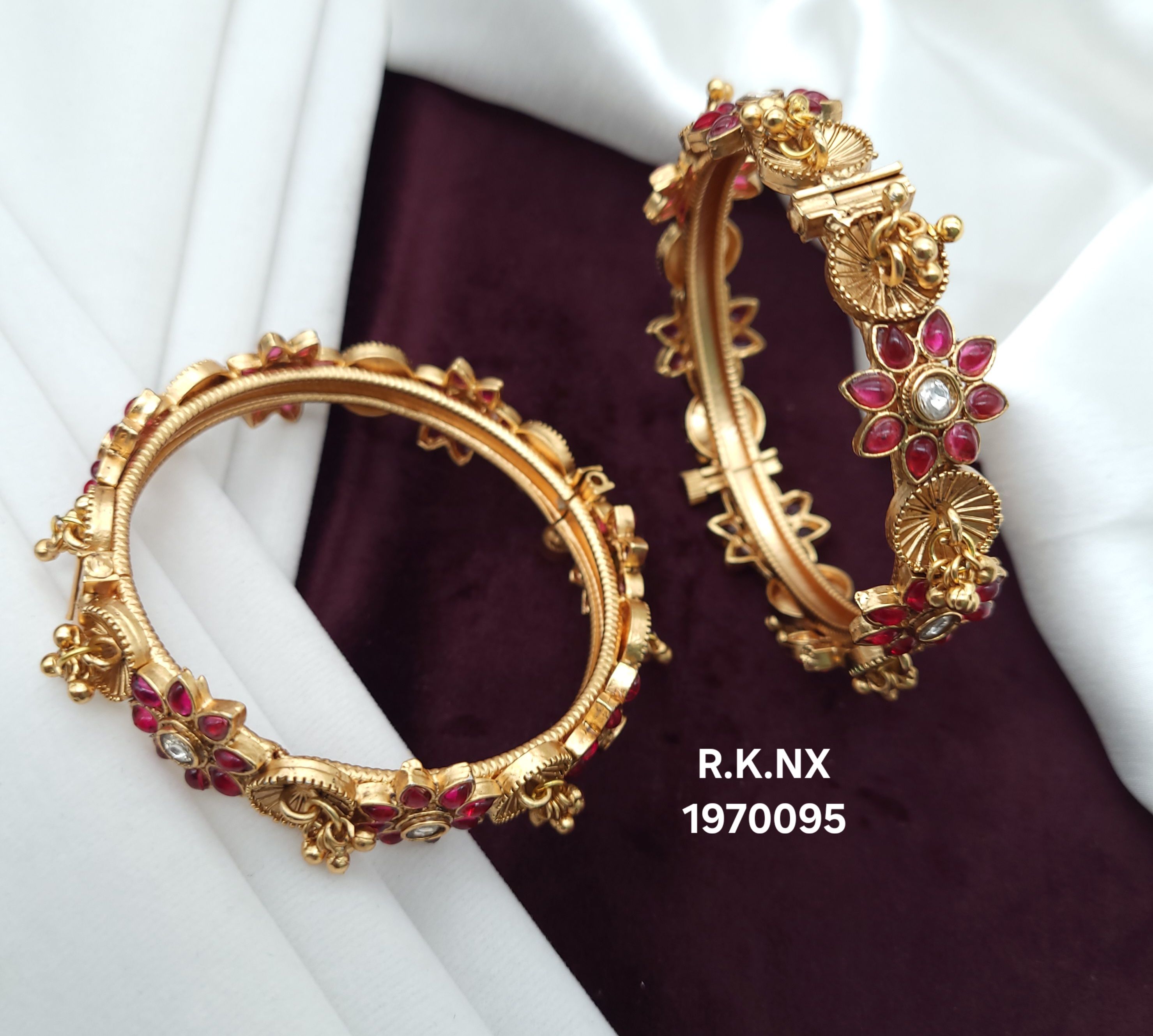 Brass High Gold Rajwadi Bangles | Radhe Krishna NX