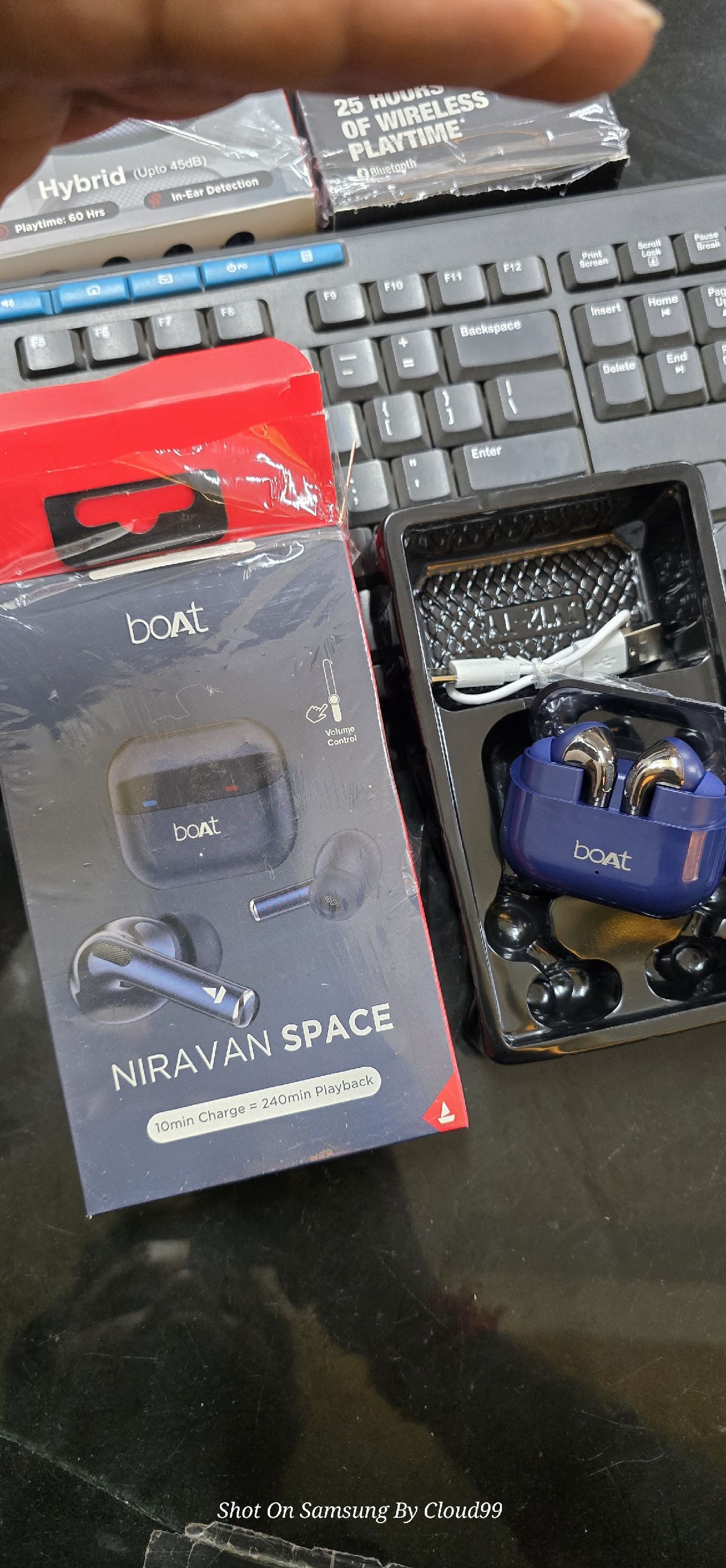 Buds Headphone & Neckband | Cloud99 (India's Trusted Wholesaler)