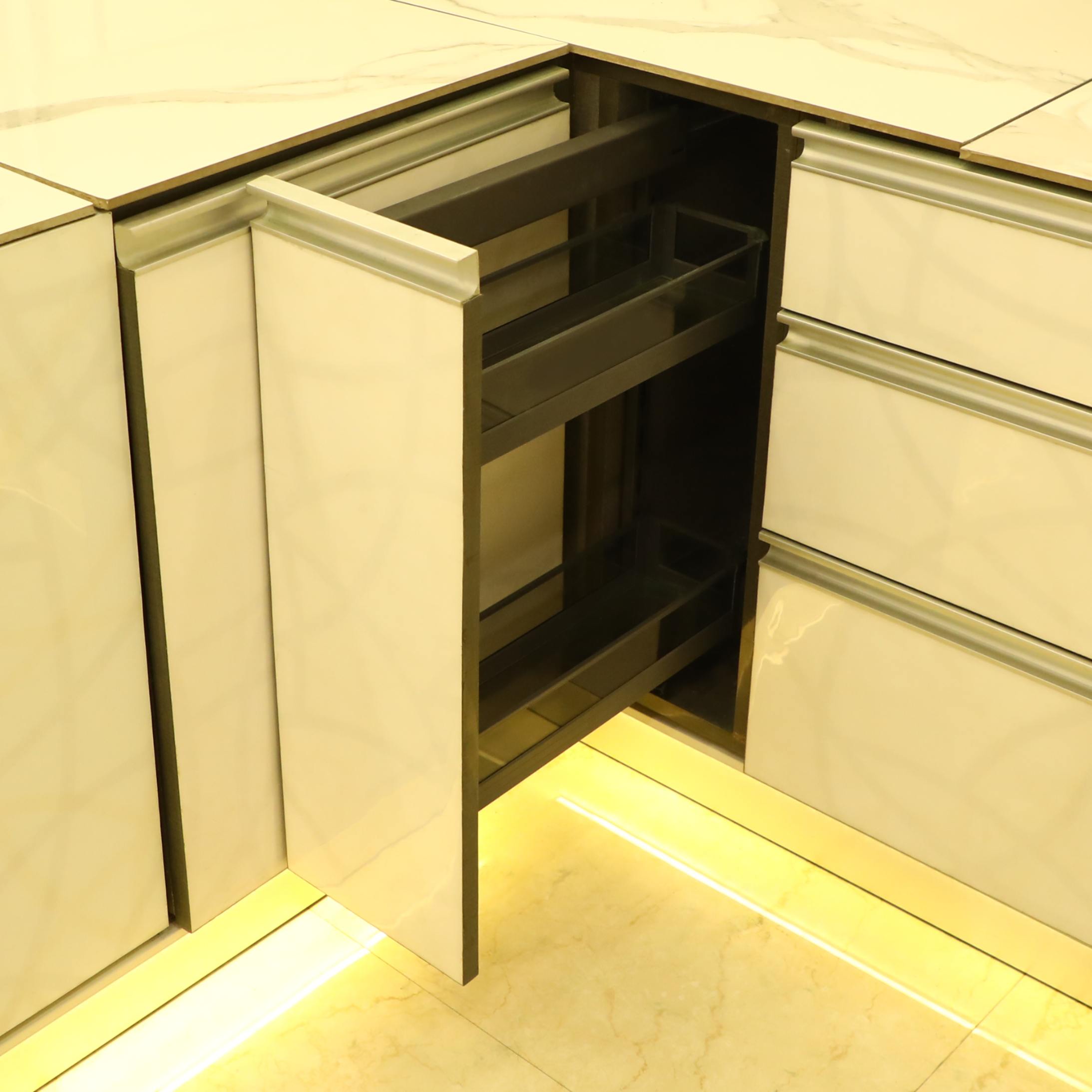 Bottle Pullout | Avocetmobily