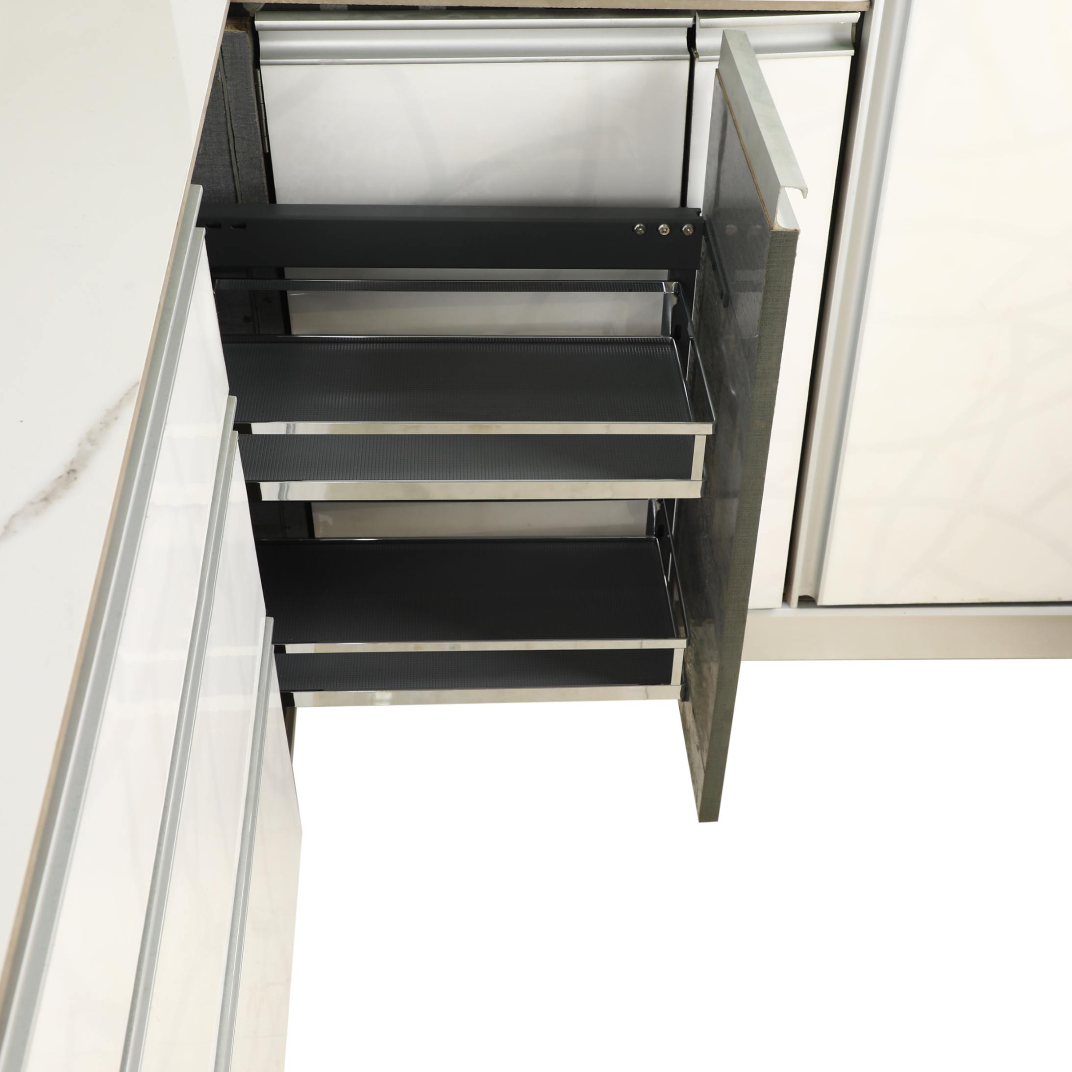 Bottle Pullout | Avocetmobily