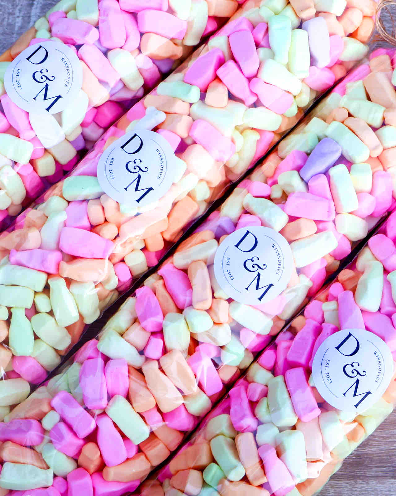 Woolies Melkbottels 1kg | Devon & Monique Winskopies