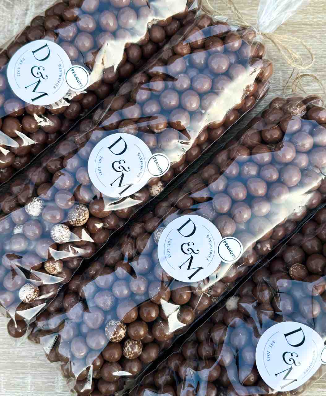 🧡PEANUT CHUCKLES 1KG | Devon & Monique Winskopies