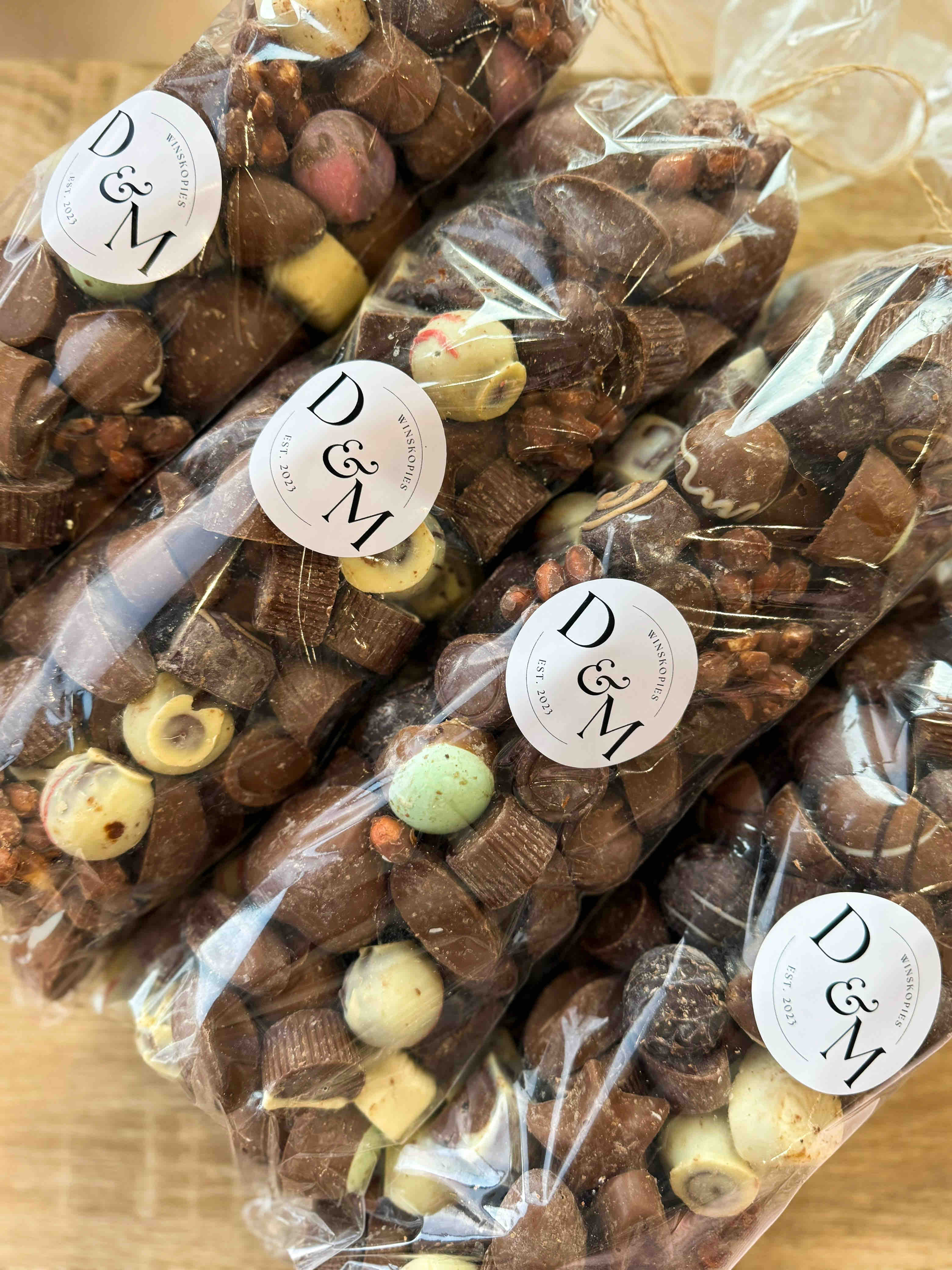 Woolies Fancy Choc | Devon & Monique Winskopies